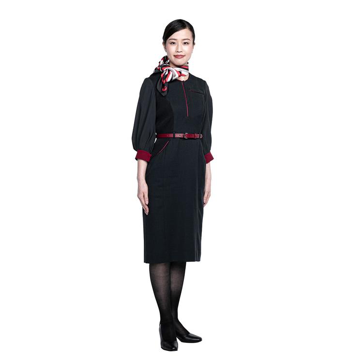 東京オリンピックを目の前にJALが新制服をお披露目。初となるパンツスタイルも登場 | 【GINZA】東京発信の最新ファッション＆カルチャー情報