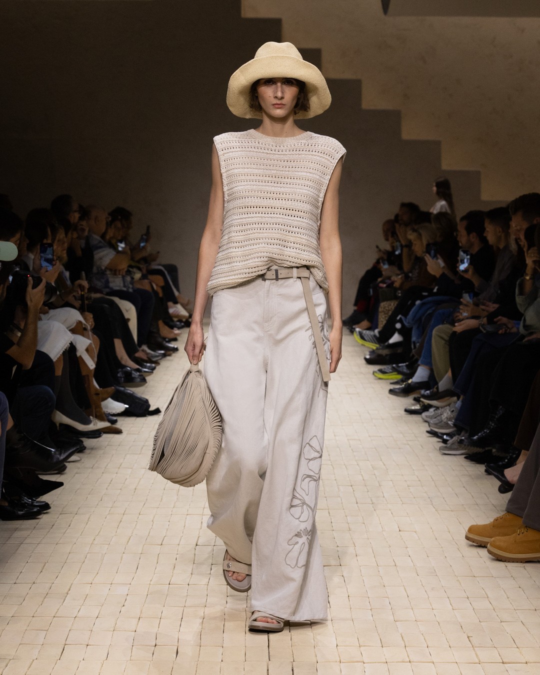 〈エンポリオ アルマーニ〉2026年春夏ショーに「INI」の11人が来場！ | 【GINZA】東京発信の最新ファッション＆カルチャー情報